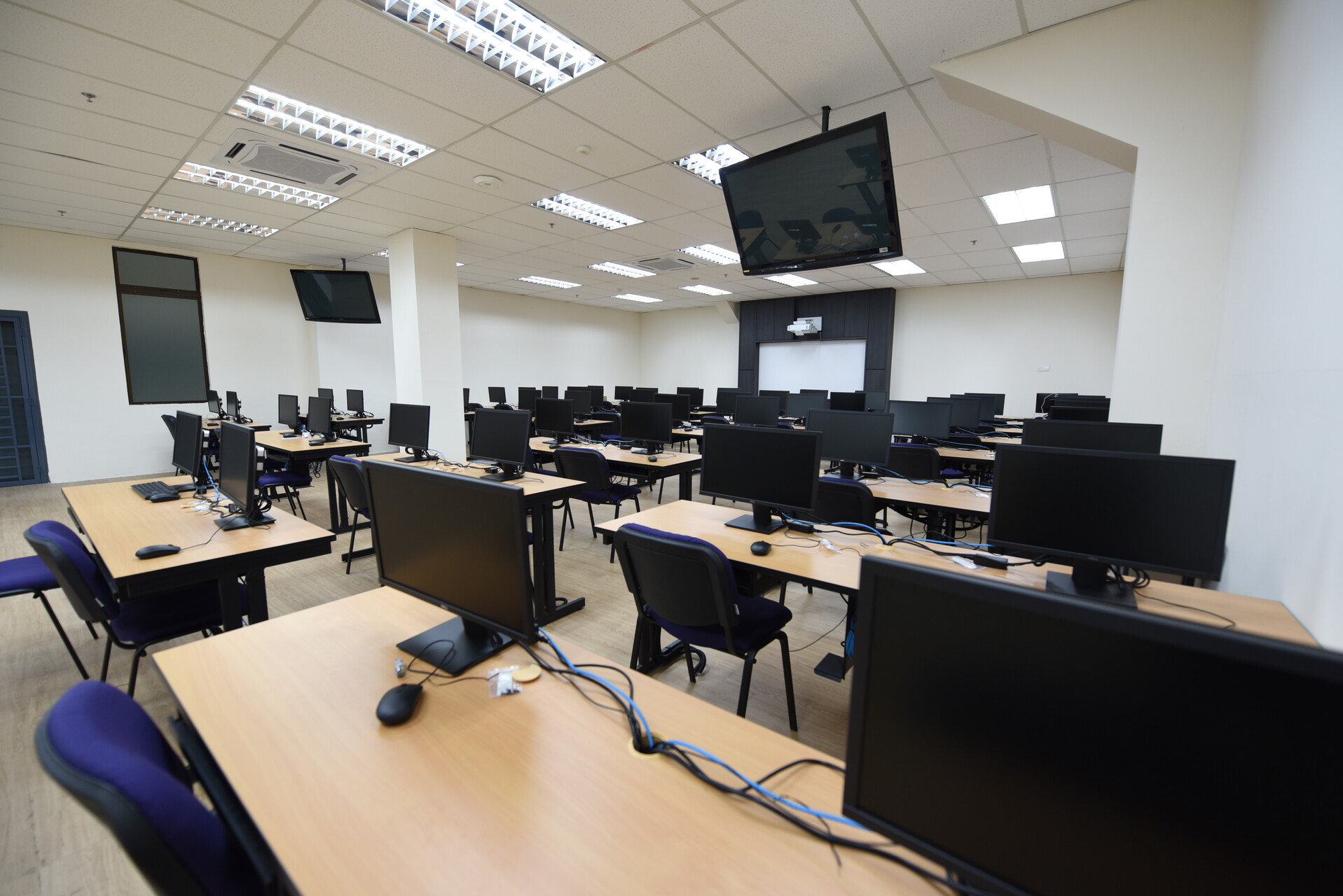 sewa ruang - Official Web Portal of School of Professional and ...